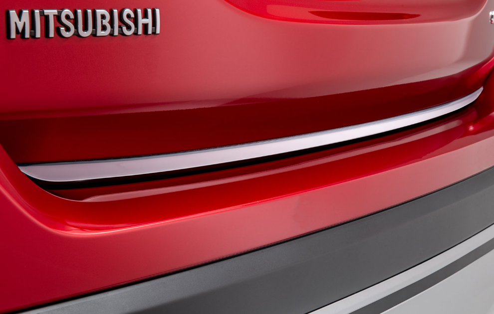 Mitsubishi Tailgate Garnish, Chrome | Mitsubishi Exterior Styling ...